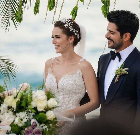 Obožavateljke, gotovo je: Bali beg je rekao "da" - CdM