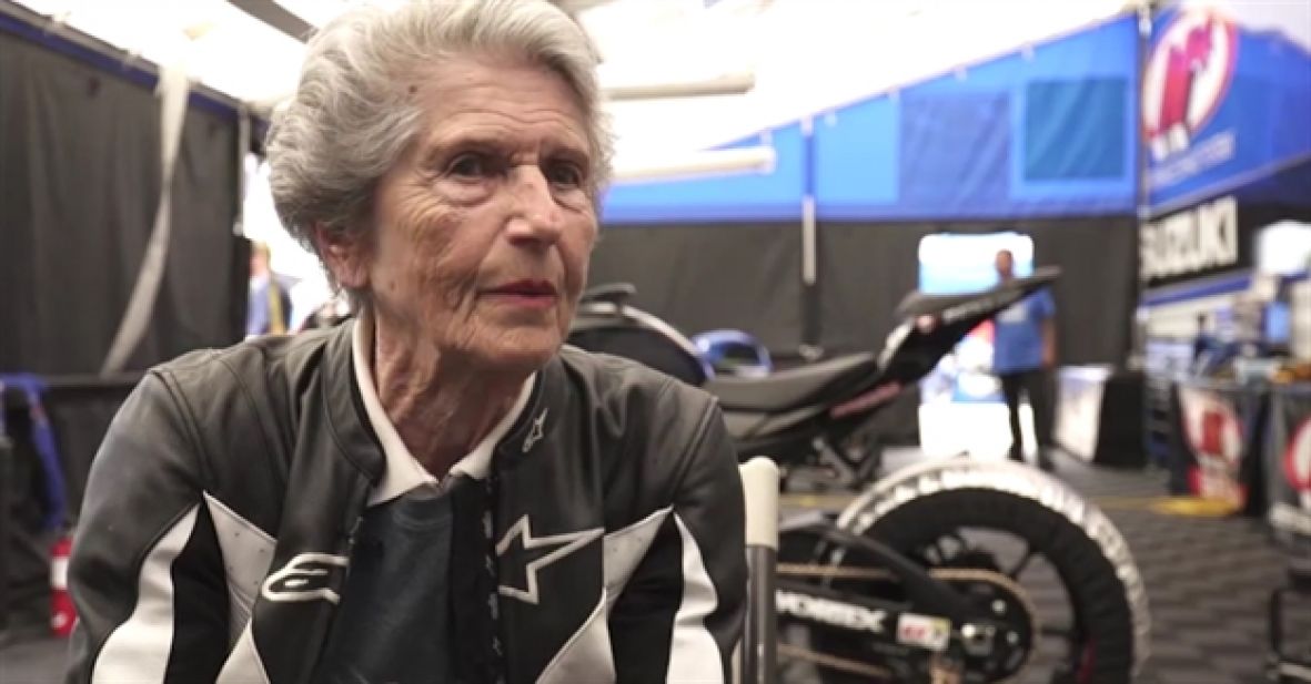 Super baka: Ima 91 godinu i juri 180 km/h - CdM