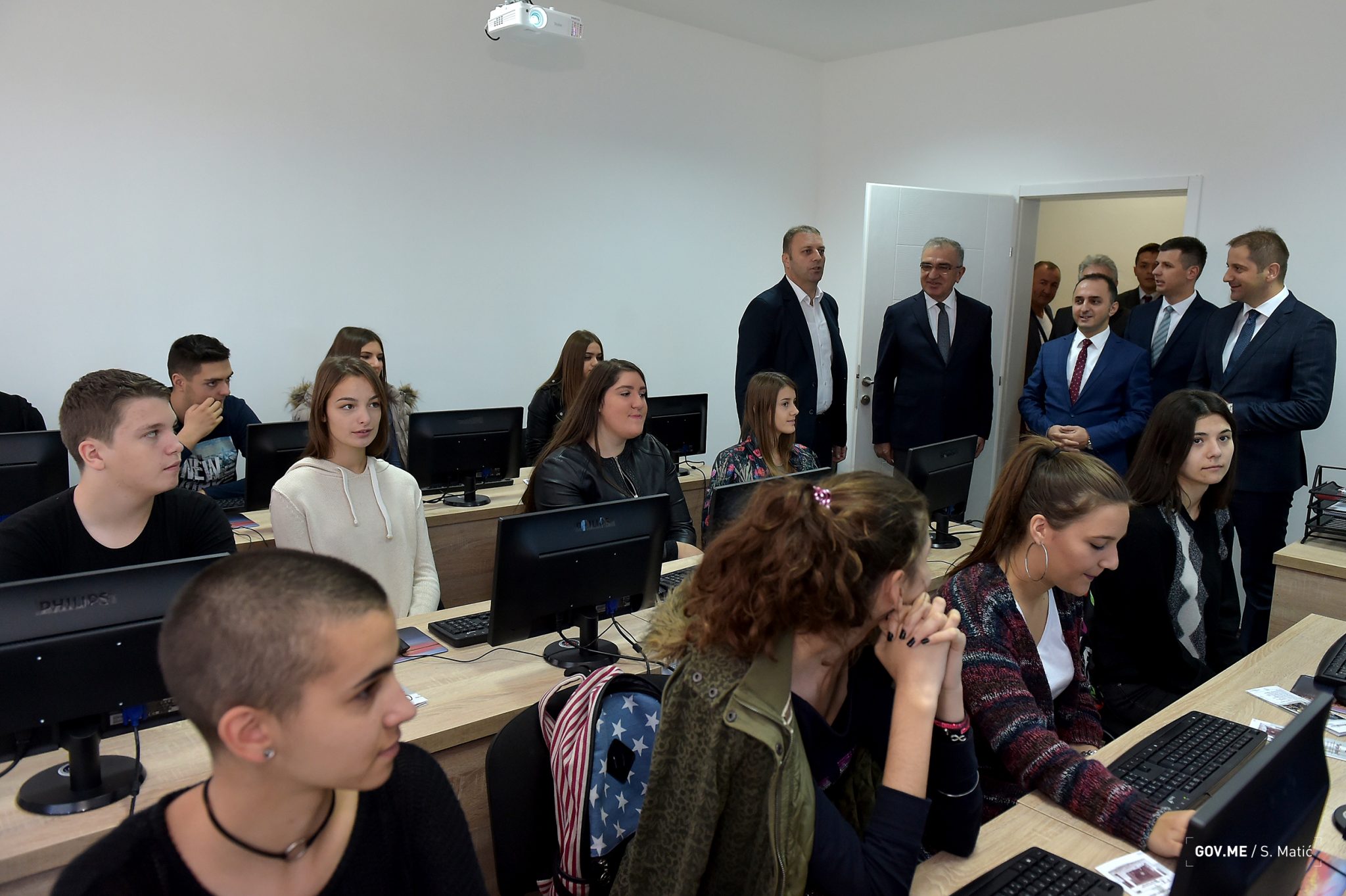 Za kabinete informatike „Sergije Stanić“ 35.000 eura - CdM