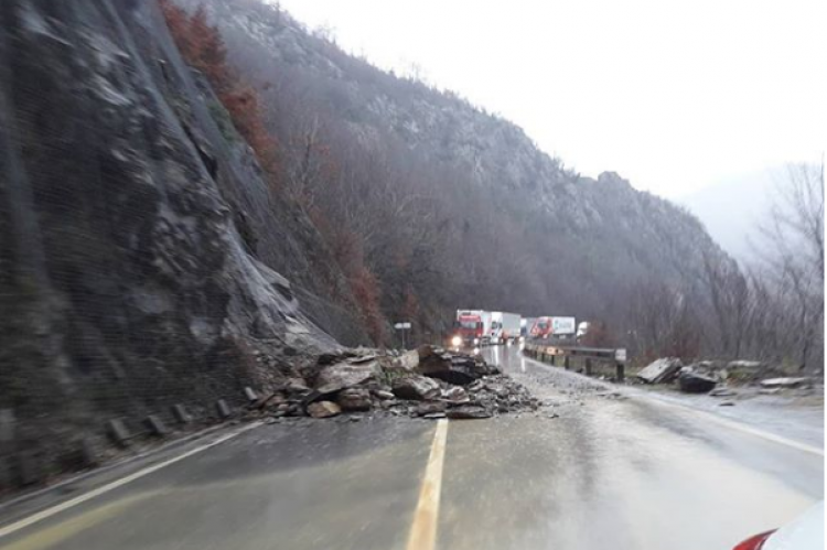 Očišćen odron, situacija na terenu stabilna - CdM