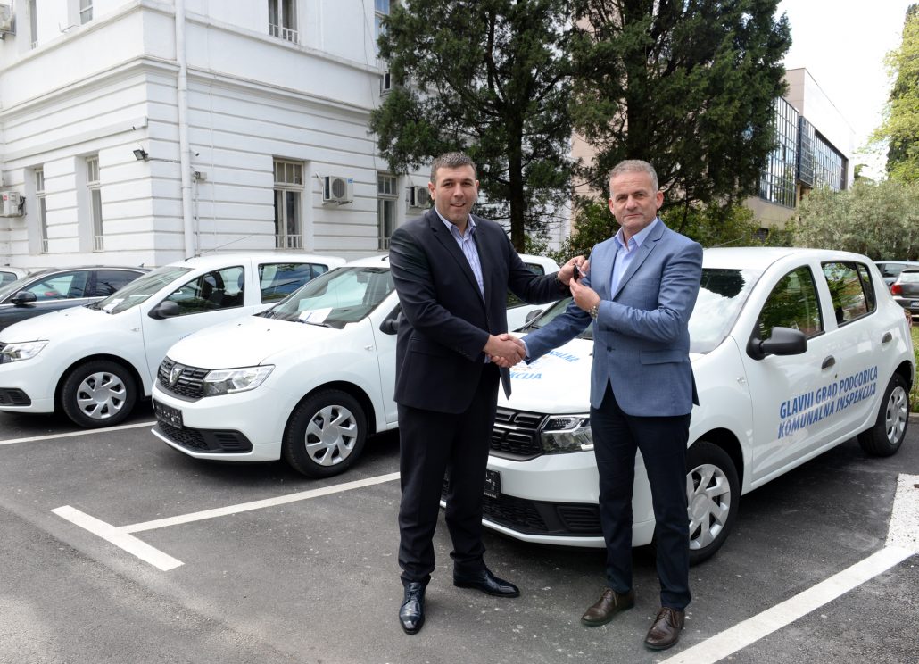 Novi automobili za tri službe Glavnog grada - CdM