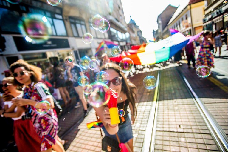 Gej parada u Zagrebu: Omogućite nam usvajanje djece - CdM