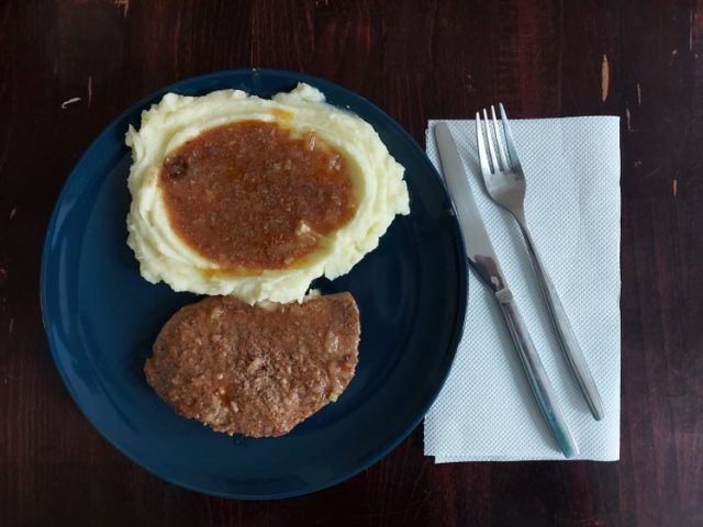 Porodični ručak: Juneće šnicle sa pire krompirom - CdM