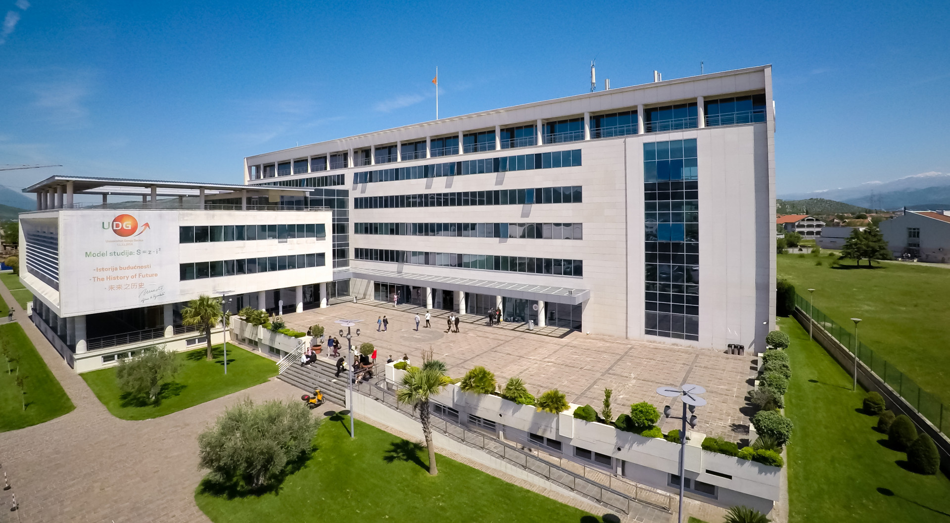 Upis na UDG možete izvršiti u zgradi Univerziteta ili elektronskim ...