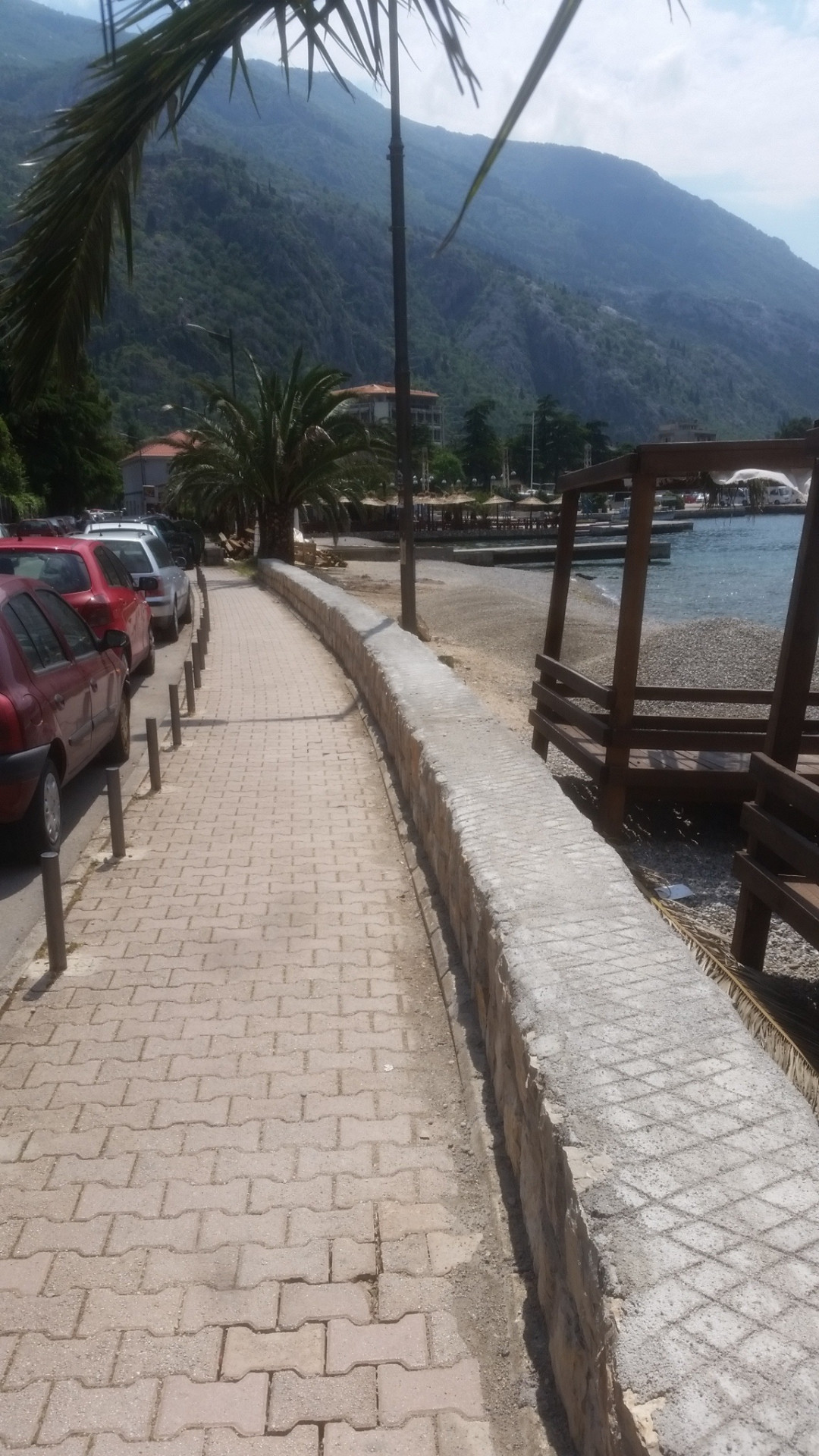 Privodi se kraju gradnja parapetnog zida u zaleđu Žute plaže i Risnu - CdM