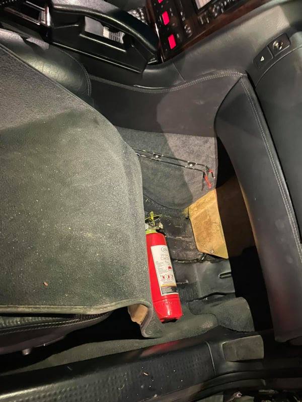 Baranin Edmond Mustafa tvrdi da su ga policajci maltretirali i polomili ...