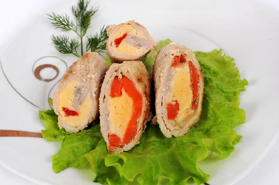 Pileći rolat sa paprikom i sirom - CdM