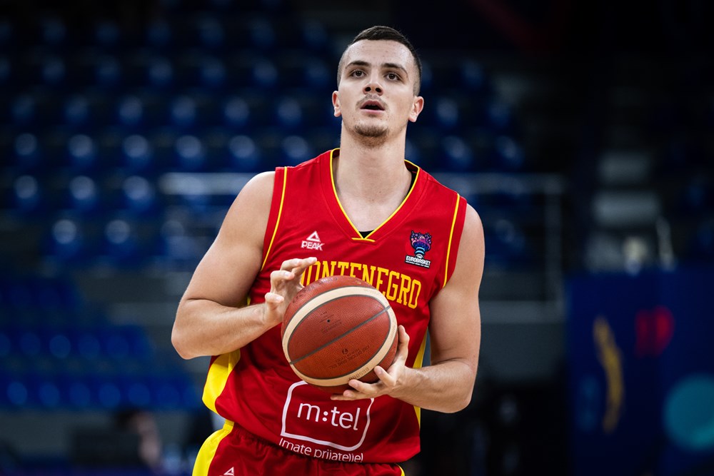 Crnogorac u Zvezdi: Simonović potpisao ugovor sa Beograđanima - CdM