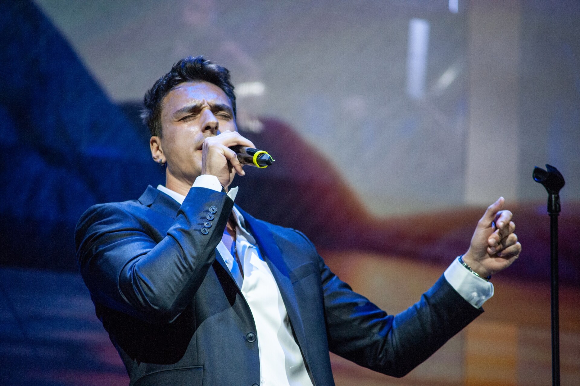 Adi Šoše objavio spot za moćnu pop baladu "Pusto ostrvo" - CdM