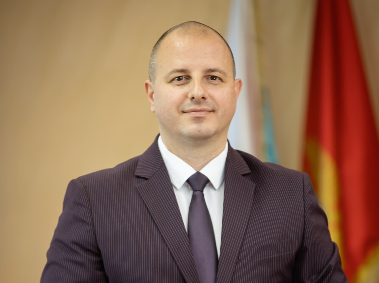 Milović: "Građani bez panike" primaćete više, ali ćete moći manje da ...