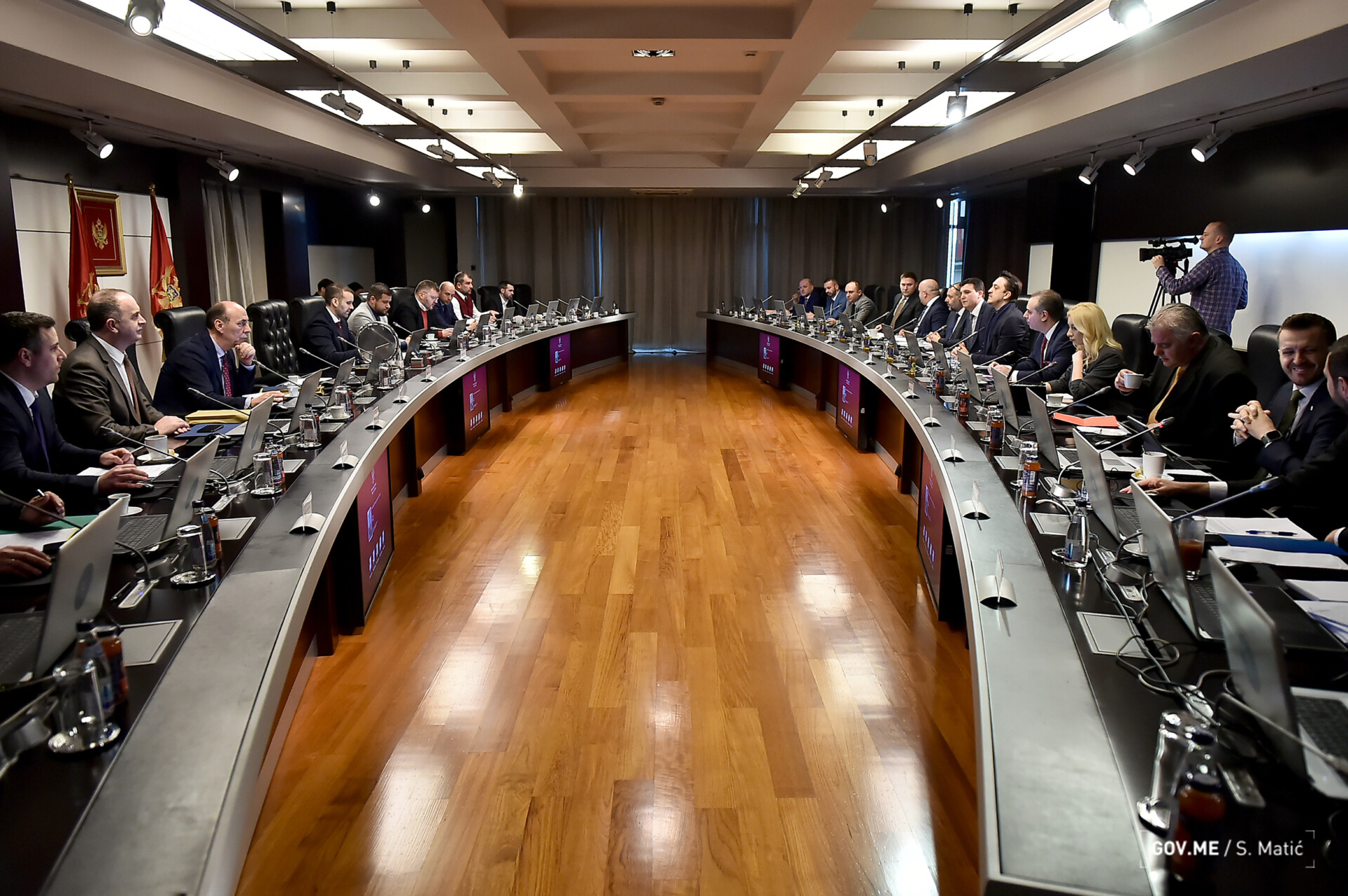 Govt to appoint acting police chief at today's session - CdM