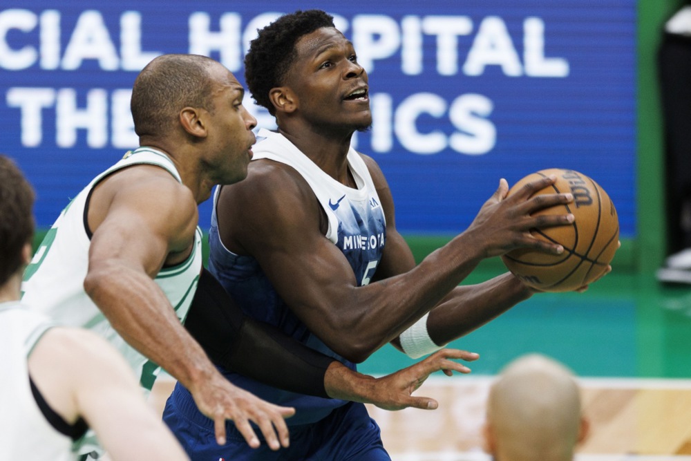 Zakucavanje sezone - Leteći Edvards oduševio košarkaški svijet - CdM