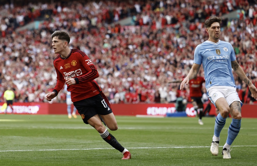 Čelsi kvari posao Napoliju - CdM