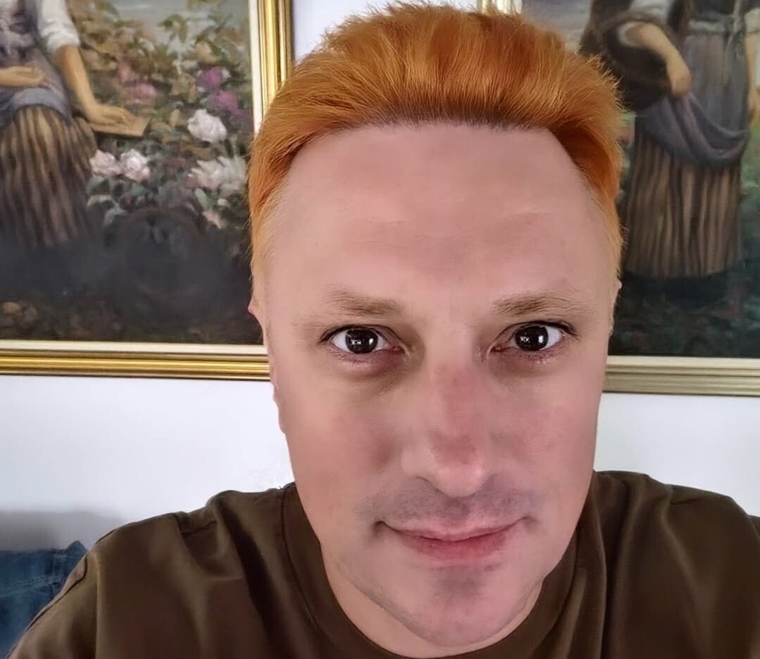 Andrija, jesi li to stvarno ti? Izgleda da je ostalo viška farbe od jaja... - CdM